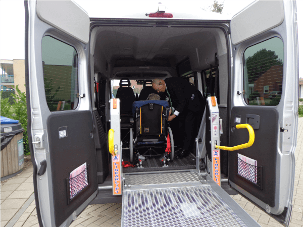 Rolstoelvervoer - Taxi & Meer